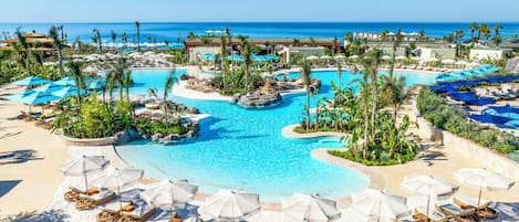 Piscina interna, 5 piscinas externas