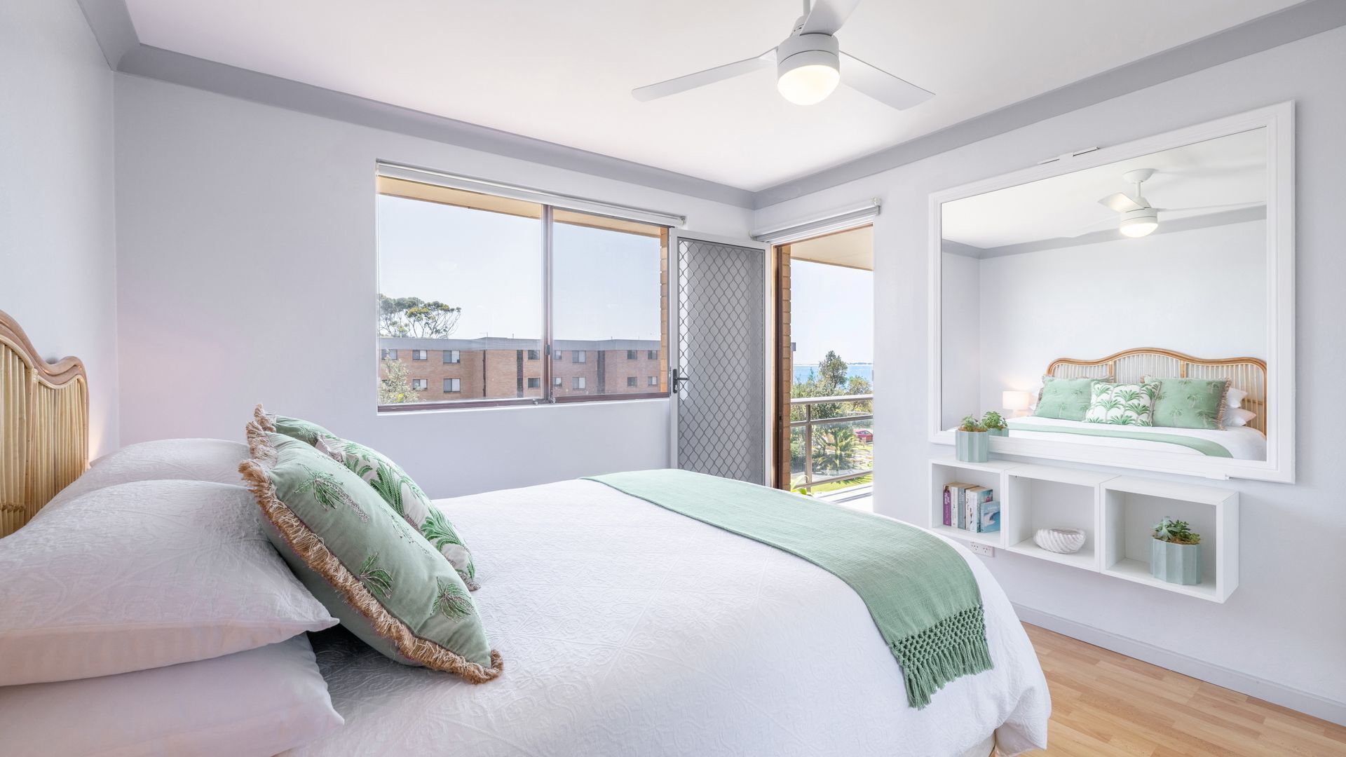 Commodore 6, 6 Intrepid Cl - Water Views, Air Con, Wi-fi - Nelson Bay