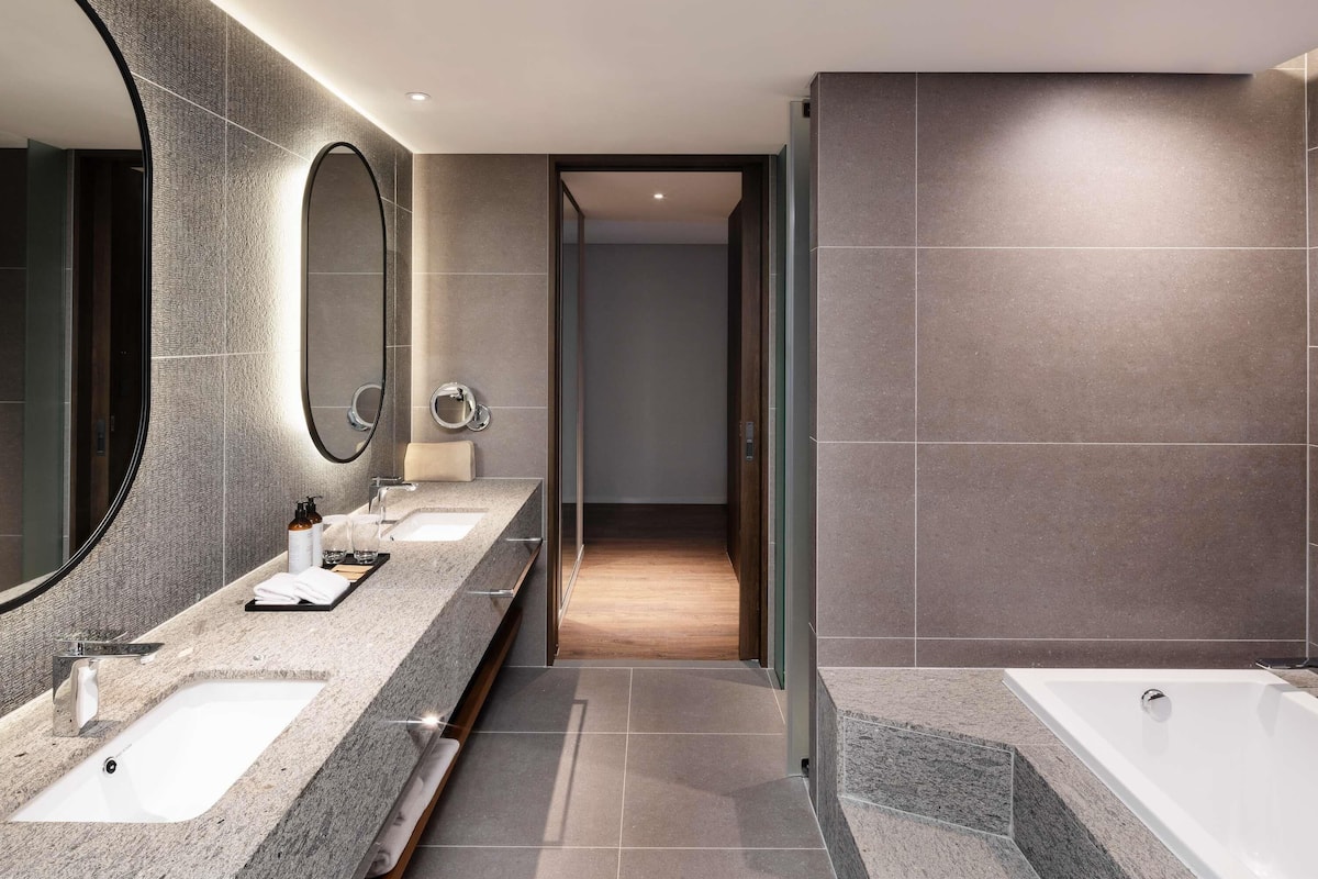 Suite Júnior, 1 cama king-size | 1 quarto, cortinas/cortinados opacos, quartos insonorizados