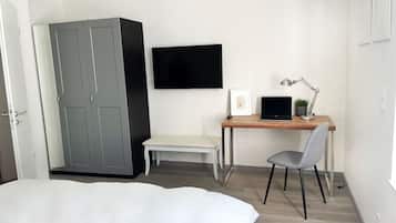 1 quarto, com decoração personalizada, com mobília individualizada