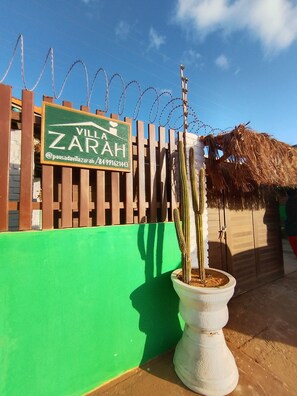 Fachada da propriedade
