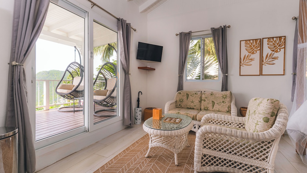 Modern 1 Bed Guesthouse With Pool And Ocean View! - Sainte-Lucie