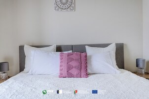 Wi-Fi de cortesia, roupa de cama
