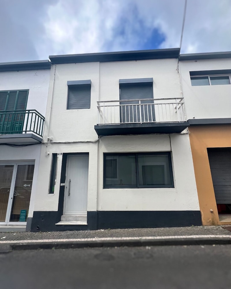 Vagabond Mermaid Guesthouse - Ponta Delgada