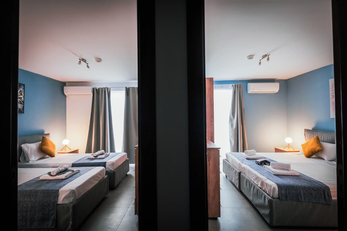 Suite Superior, 2 quartos, cozinha, vista para o mar | 2 quartos, quartos insonorizados, Wi-fi grátis, roupa de cama fornecida