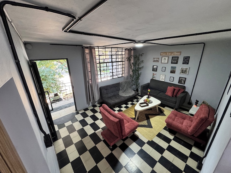 Spacious 4-bed, 4-bath, Industrial Apartment With Wifi In Laureles - Medellin, Antioquia, Colombia
