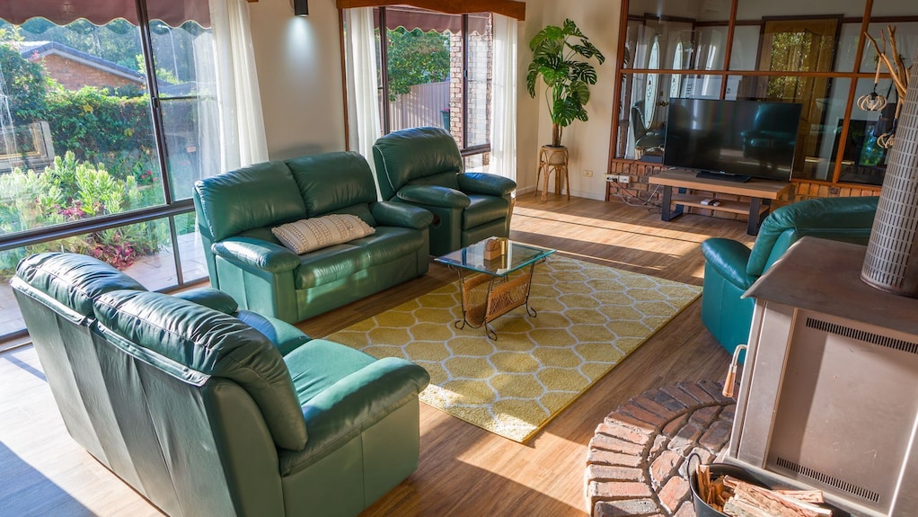 Gorgeous Family Home With A Pool - 말루아 베이