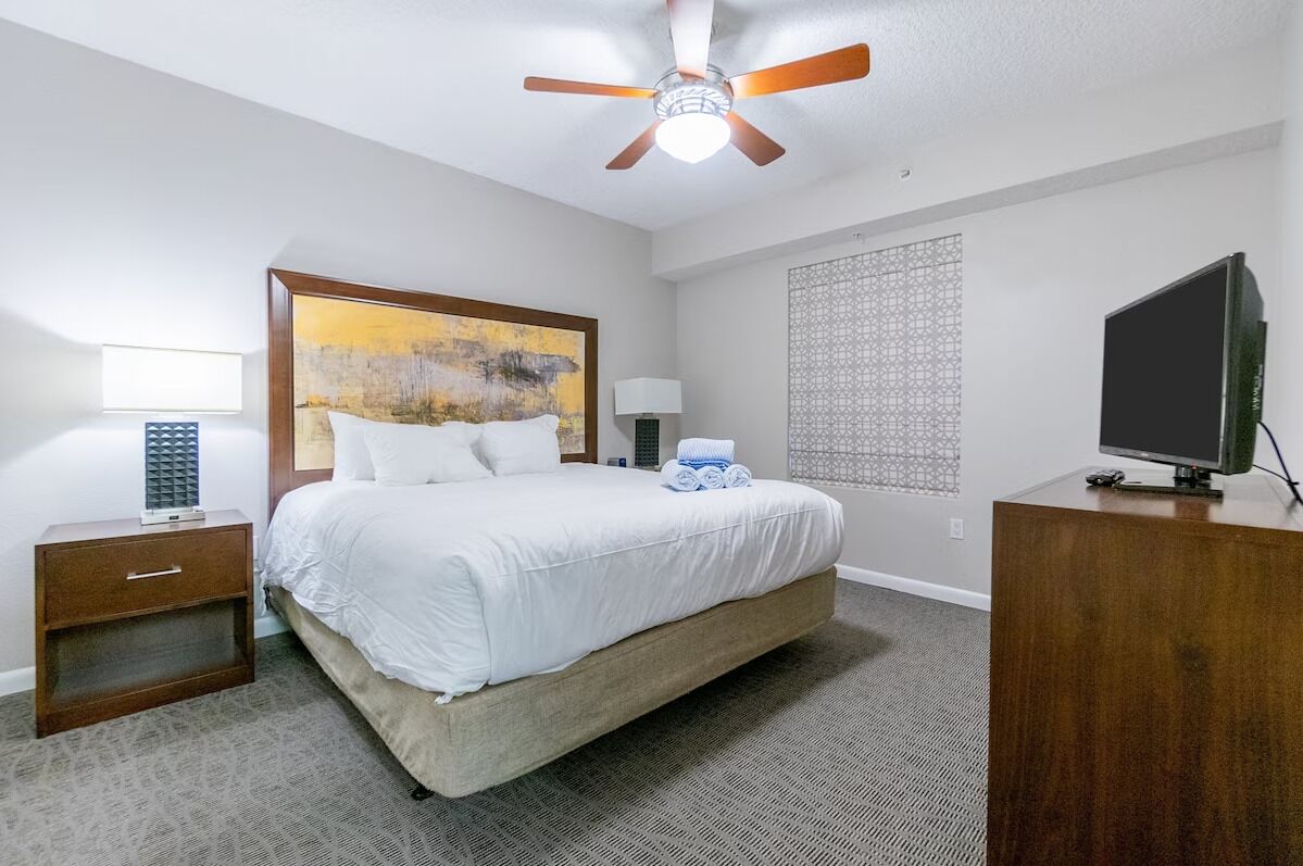 Beautiful 1bed/1bath Ocean Walk. Daytona Beach, Fl! - Daytona Beach, FL