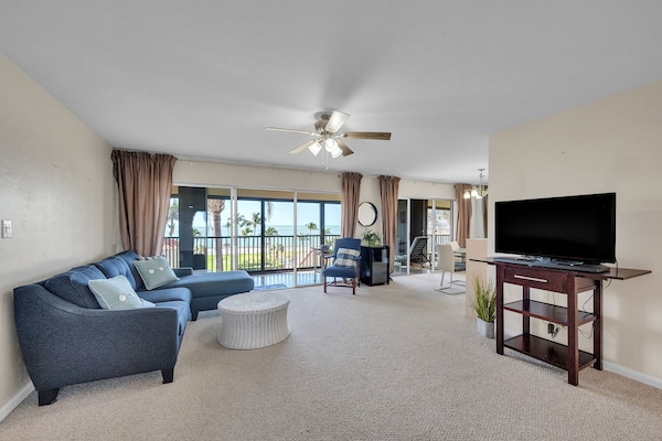 Gulf-view Condo With Resort-style Amenities 2 Bedroom Condo - Marco Island, FL