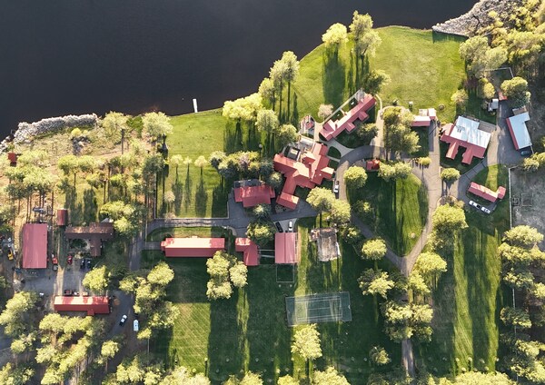 Historic  Gilchrist Waterfront Resort - Oregon