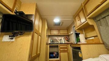 Caravan | Escrivaninha, Wi-Fi de cortesia, roupa de cama