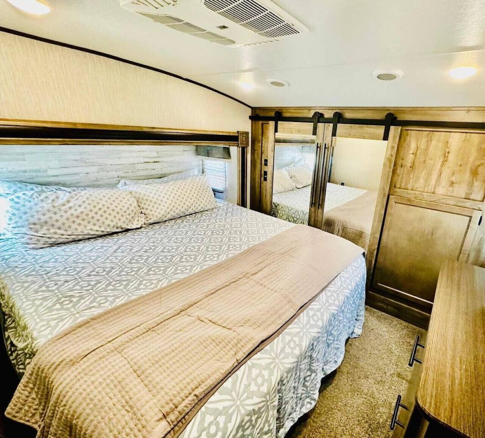 Puffy Panda RV - Hot Tub - Pet Friendly - Sleeps 2 - Madera County | Vrbo
