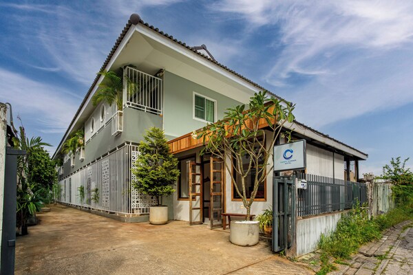 Comfy Corner Hotel - Chiang Mai