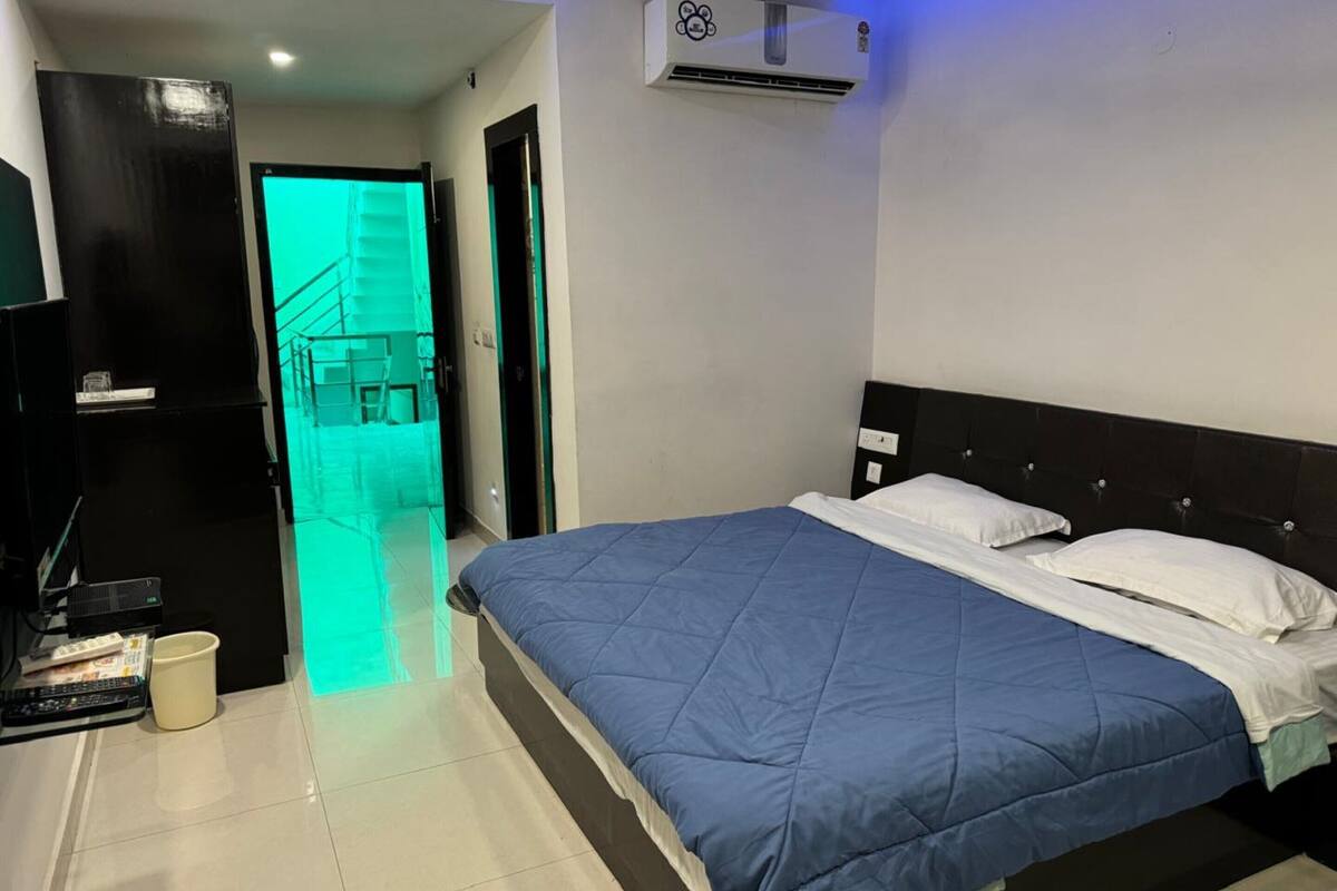 Quarto casal real, vista para a cidade | Wi-Fi de cortesia, roupa de cama