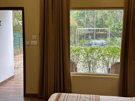 Quarto Duplo ou Twin Executivo, não fumadores, Vista para a cidade | Lençóis de algodão egípcio, roupa de alta qualidade, edredões de penas 