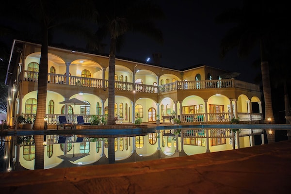 Golden Palm Hotel Boutique - Harare