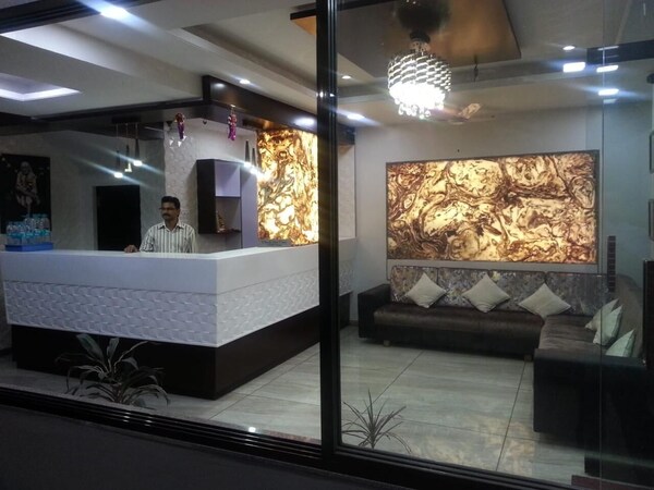 Hotel Sai Suraj Park - Shirdi