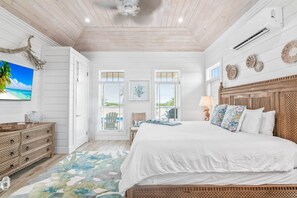 La Dolce Vita Cottage, Beachfront w/ pool directly on Tropic of Cancer ...