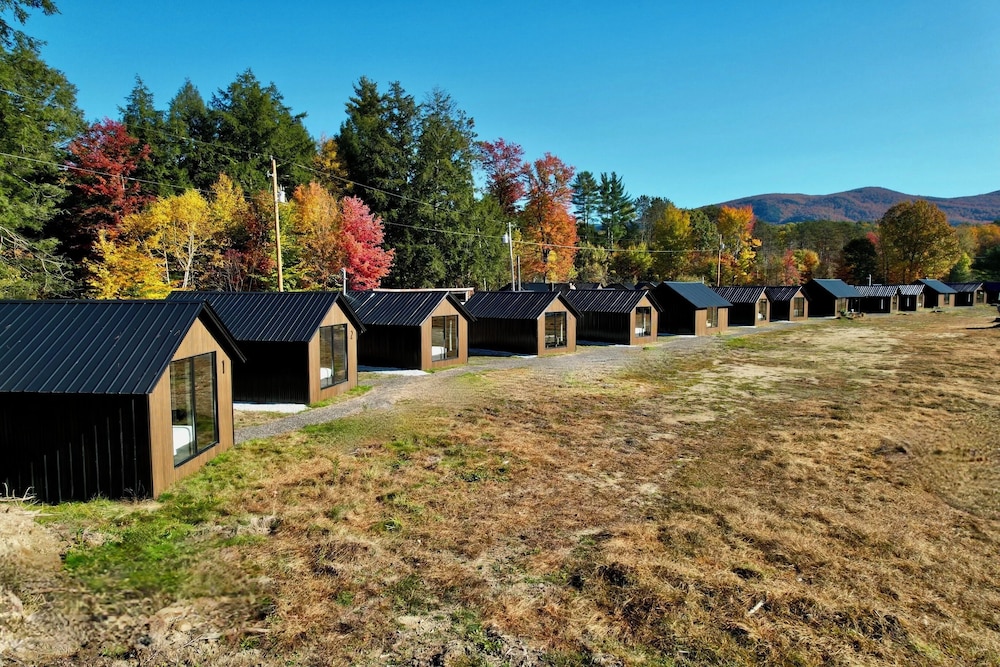Emrose Luxury Cabins - Castleton, VT