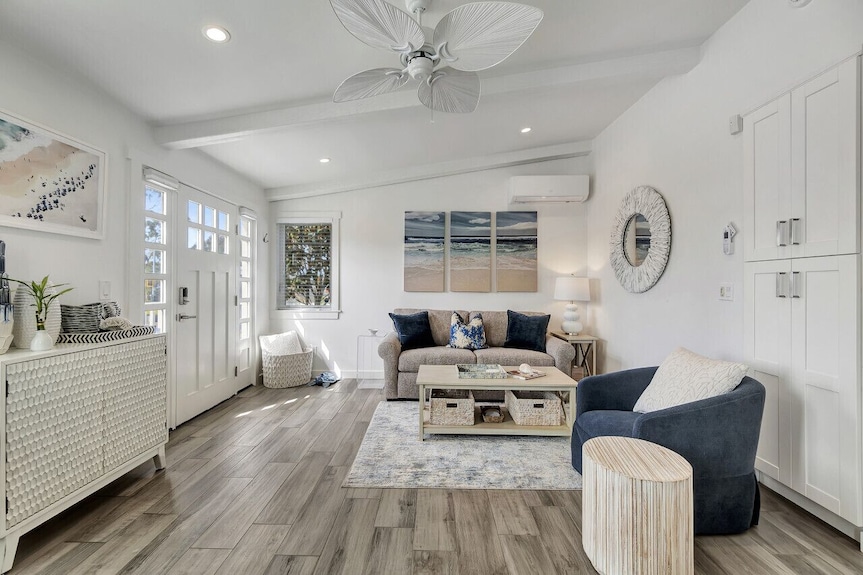 Ocean Views! Detached Villa By Victoria Beach - Laguna Beach, CA