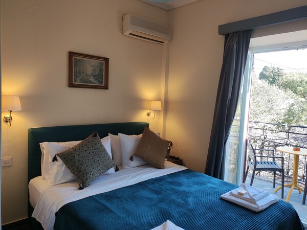 Hotel Iris - Лесбос