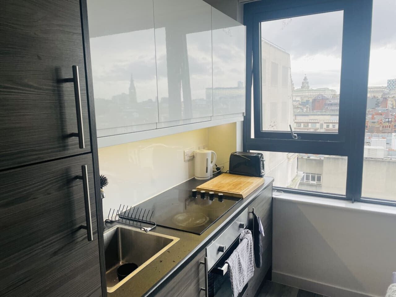 L1 Luxury Living: A Stylish City Escape, Liverpool, England Vacation ...