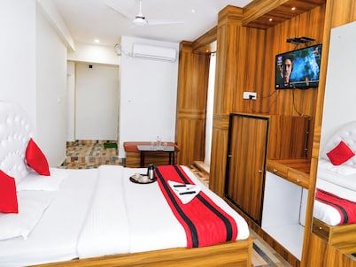 Goroomgo Shri Anand Hotel Berinag