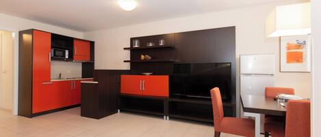 Apartamento, 2 quartos, vista para o pátio | Cozinha privada | Uma chaleira elétrica, uma torradeira