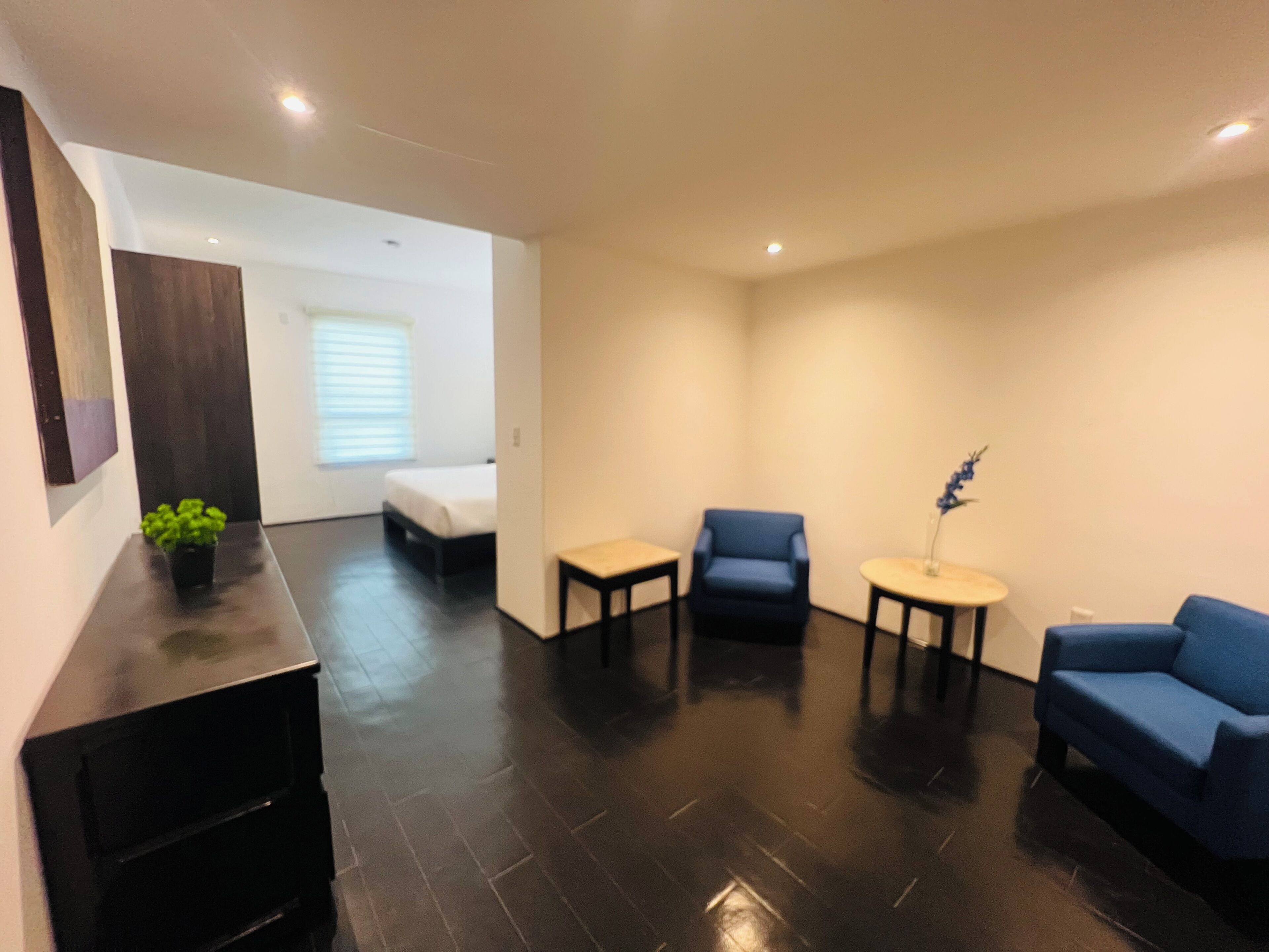 1 quarto, roupas de cama premium, escrivaninha