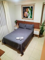 Secretária, Wi-fi grátis, roupa de cama fornecida 