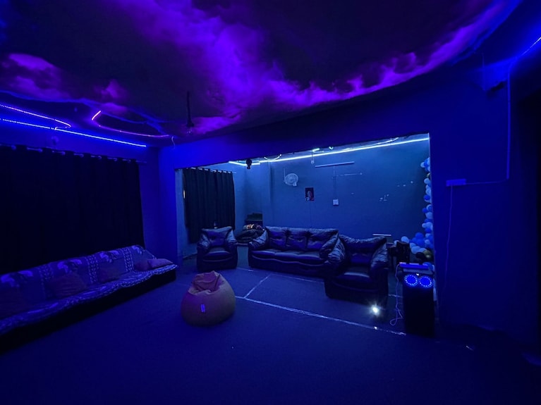 Your Private Mini Launge\n - Delhi