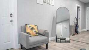 Quarto Comfort, não fumadores | Casa de banho | Toalhas fornecidas, sabão, champô, papel higiénico 