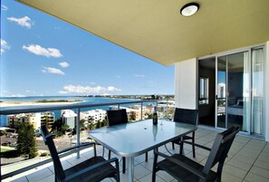 Apartamento superior, 2 quartos | Sacada