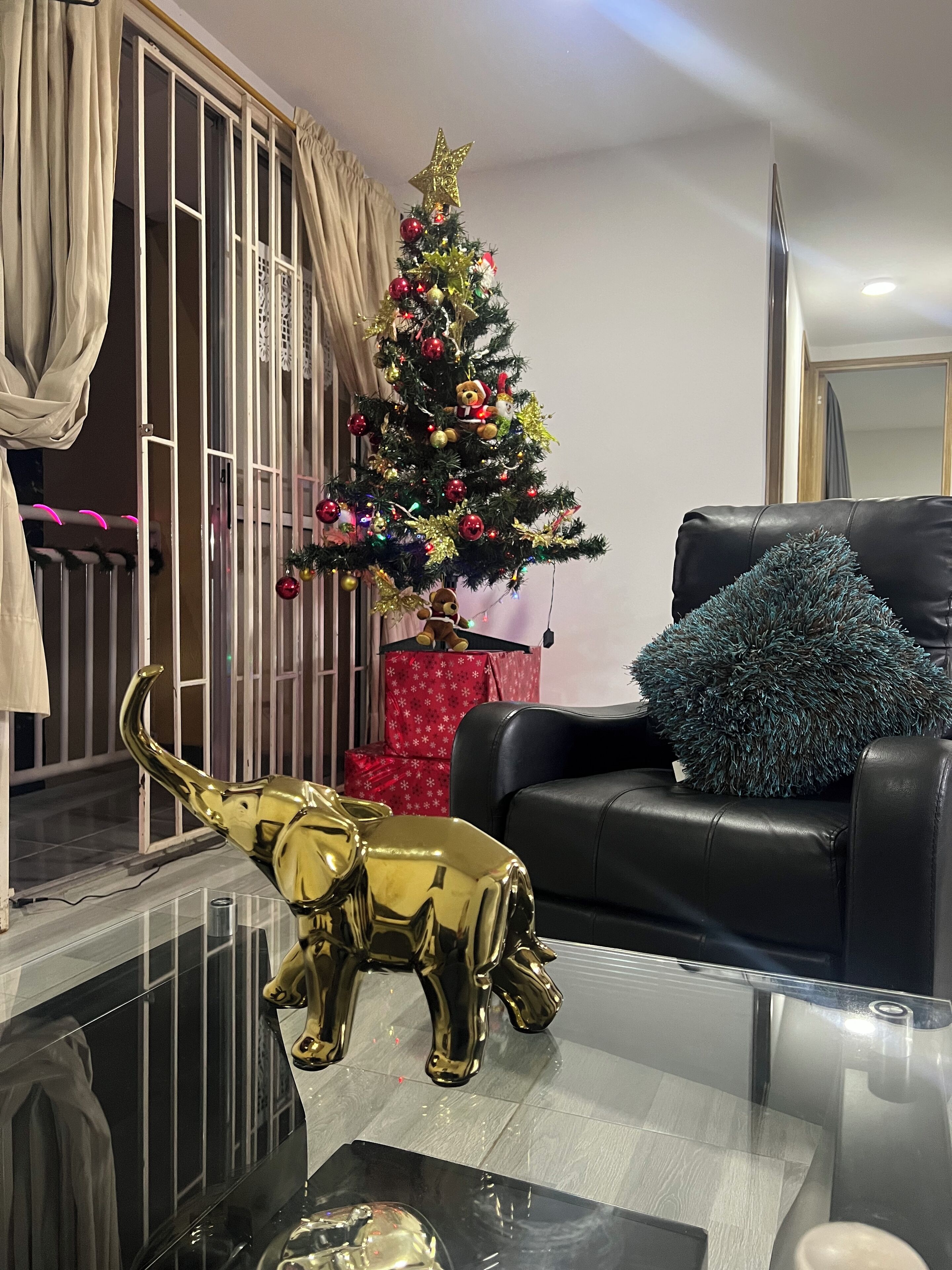 Charming Two Bedroom Shared In Lovely Bello With Wifi, 24 Hr Security,pool,sauna - Copacabana