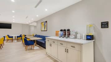 Pequeno-almoço self-service diário incluído