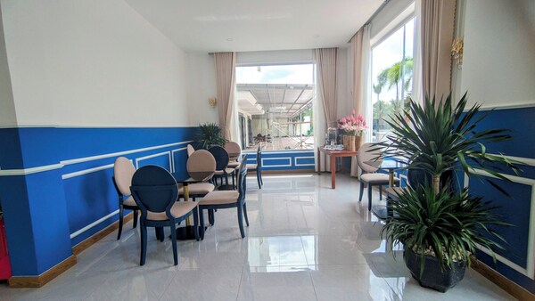 Sen Hong Town - Ben Tre