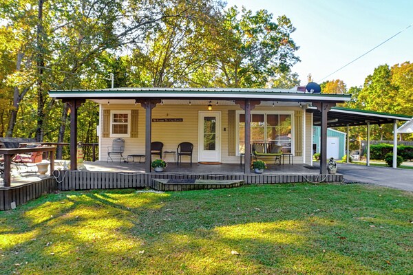 < 1 Mi To Fishing: Springville Home W/ Fireplace! - Kentucky Lake