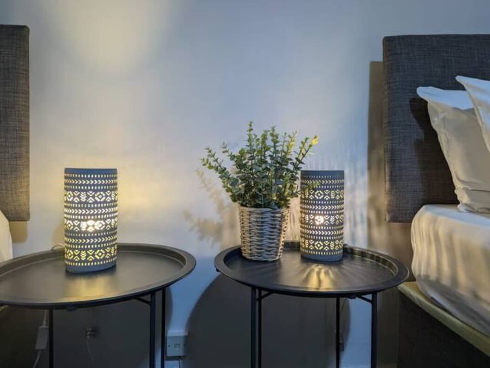 3 bedroom bungalow in Tonge Fold for Contractors and Relocation ...