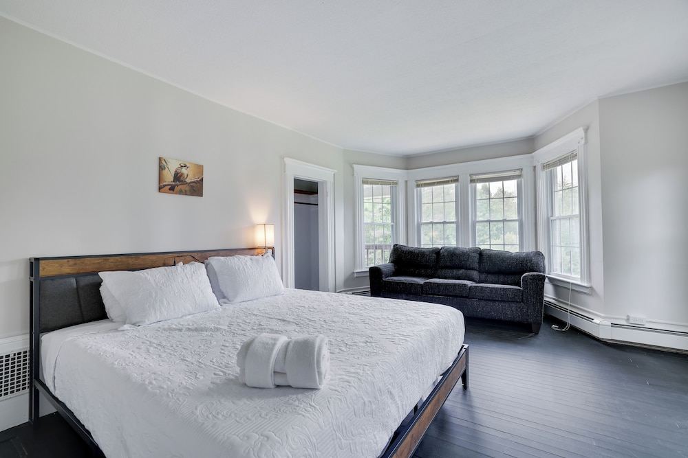 9-bedroom home with Private Indoor heated Pool - Firepit - 7 acres ...