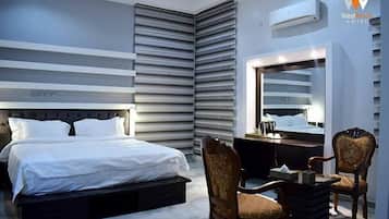 Secretária, secretária adequada para computadores portáteis