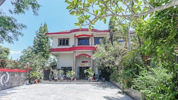 Fachada da propriedade