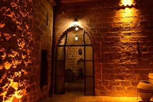 Quarto casal júnior, vista para a cidade | Área de estar | TV LCD 43 polegadas com canais via satélite