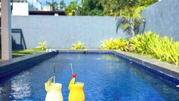 Vila premier, 2 quartos, piscina particular | 1 quarto, escrivaninha, Wi-Fi de cortesia