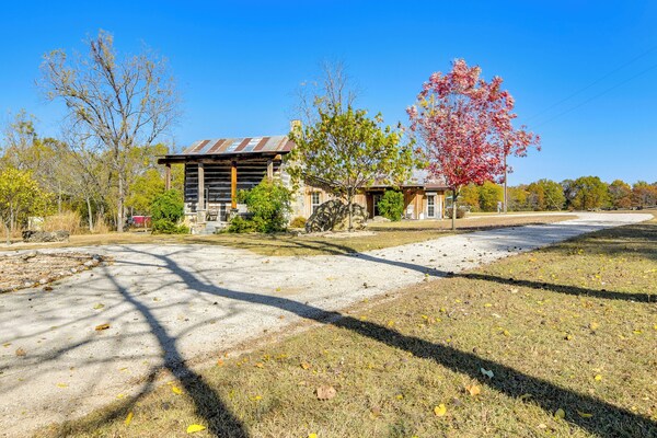 1/2-mi To Lake: Cabin On 43 Acres In Shell Knob! - Table Rock Lake