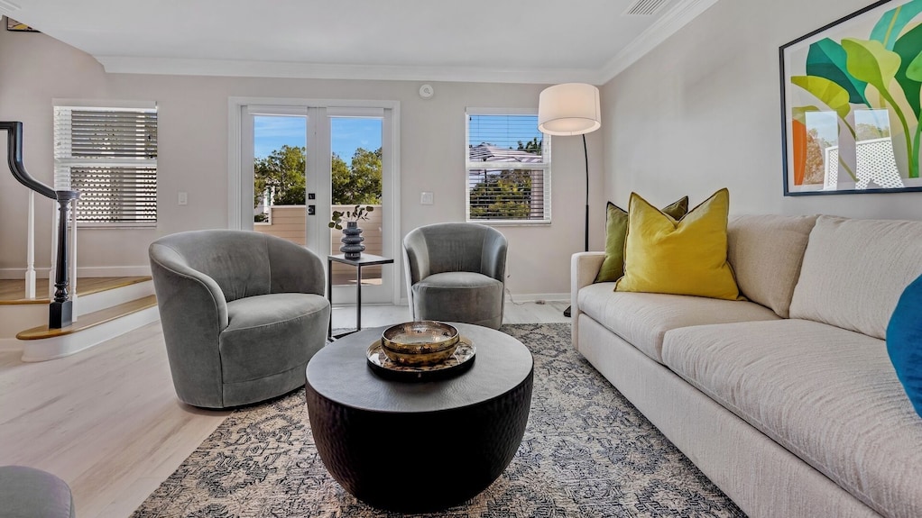 **Top Of Old Town @ Duval Square** Renovated Home + Last Key Services - Key West, FL