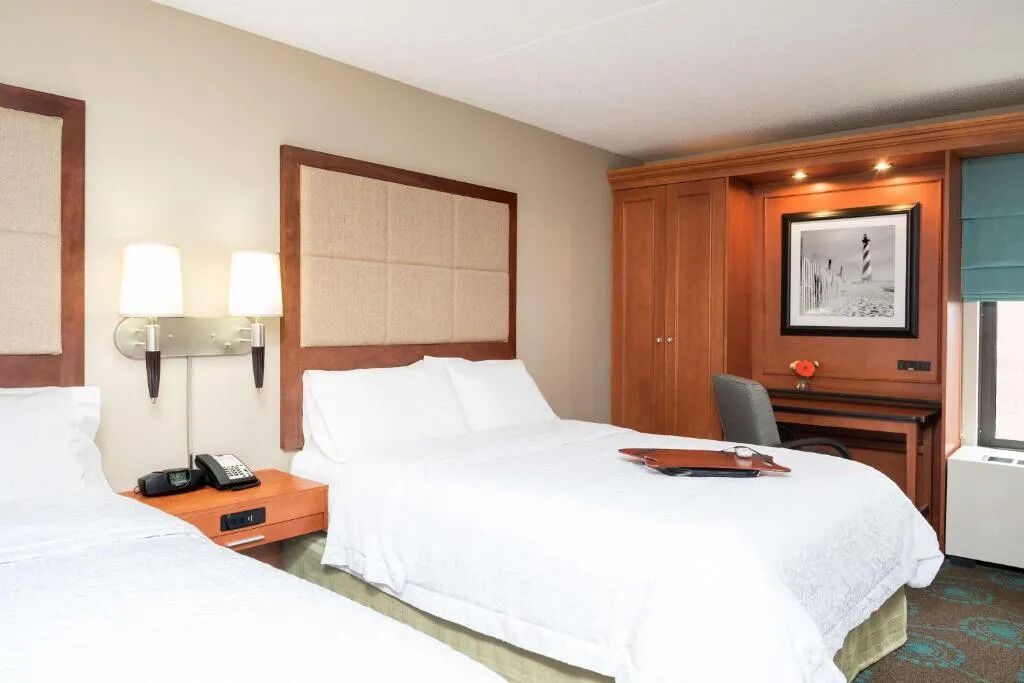 Pet-friendly Room W/ Free Hot Breakfast & Parking Located Near Um - Ypsilanti, MI