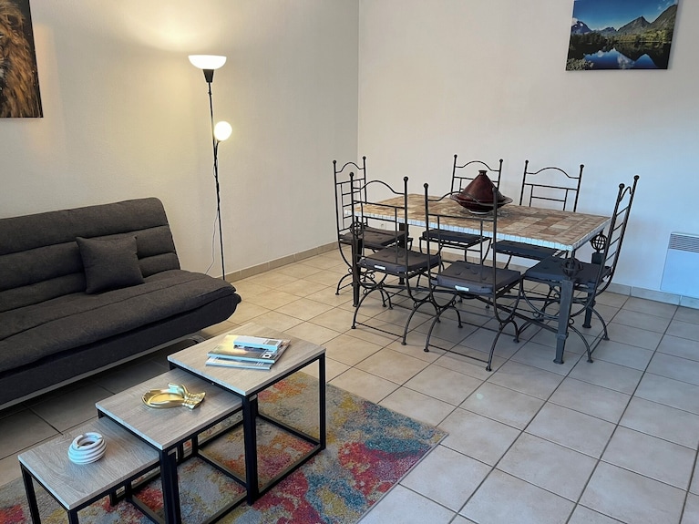 Luxury Furnished 55m2 T2 Apartment With Air Conditioning And Private Pool. - Marseille