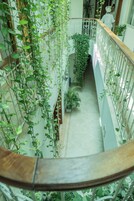 Corrimãos nos corredores