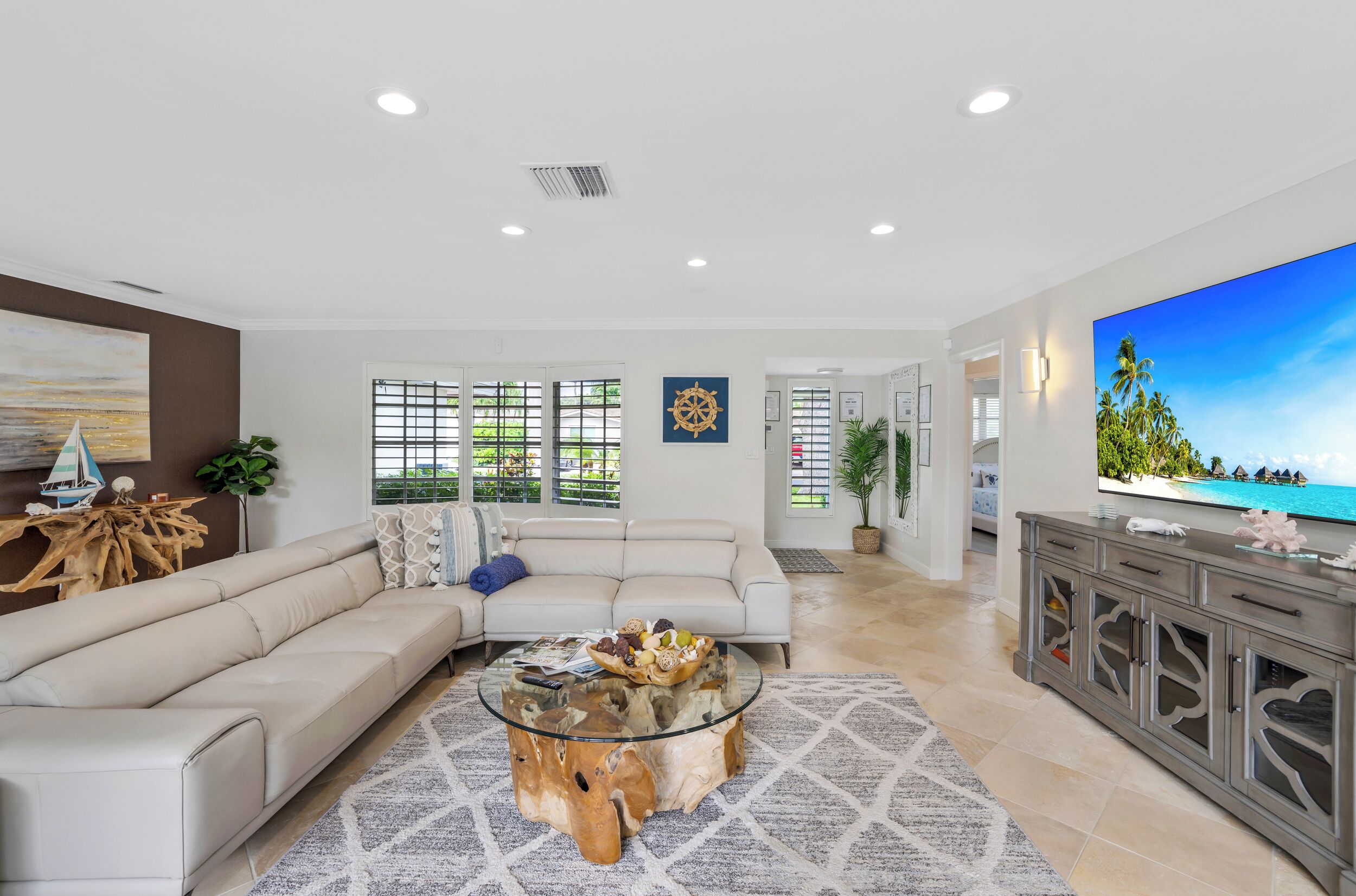 Bright & Modern Villa With Private Pool In Fort Lauderdale - Coral Springs, FL