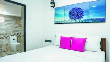Quarto Duplo Económico, vista para o jardim | Camas de colchão viscoelástico, minibar